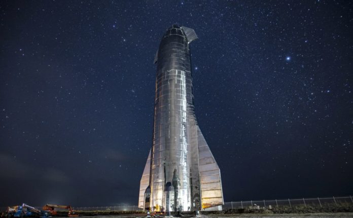 SpaceX reveals giant Starship rocket. – InsideTechWorld